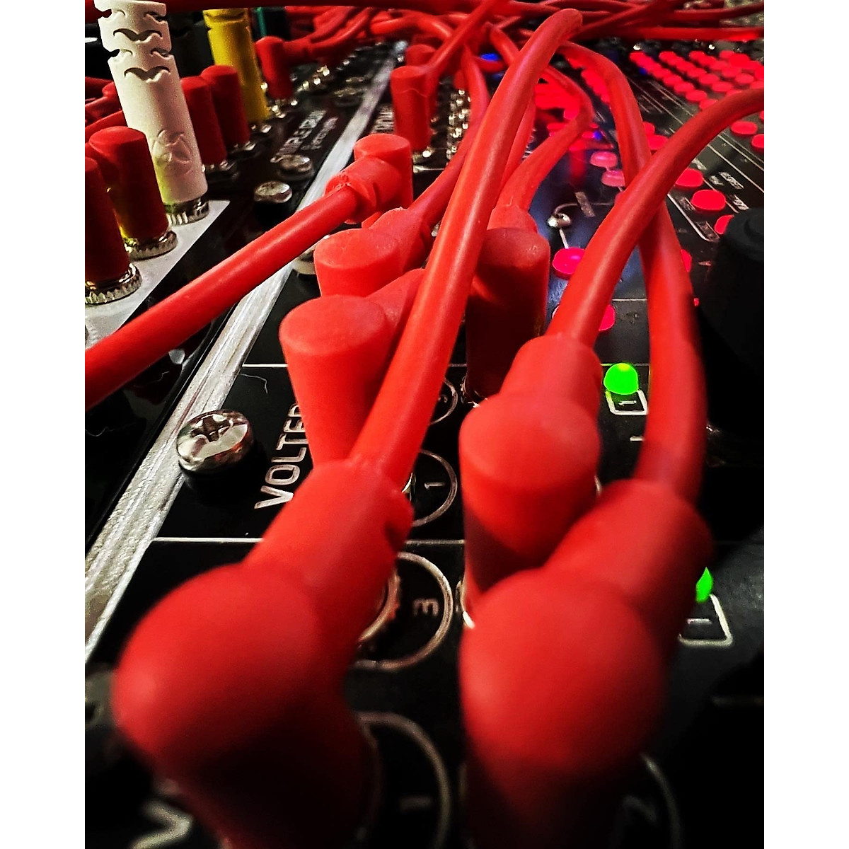 Starving Students Music Supplies Luigis Modular M-PAR Right Angled Eurorack Patch Cables - Package of 5 Purple Cables, 6" (15 cm)