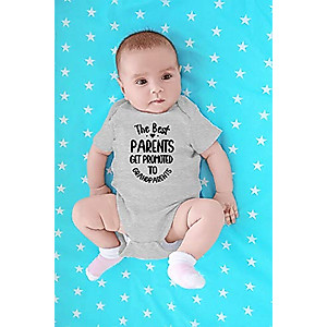 CBTwear The Best Parents Get Promoted to Grandparents - New Grandchild - Cute Infant One-Piece Baby Bodysuit (Newborn, Heather Grey)