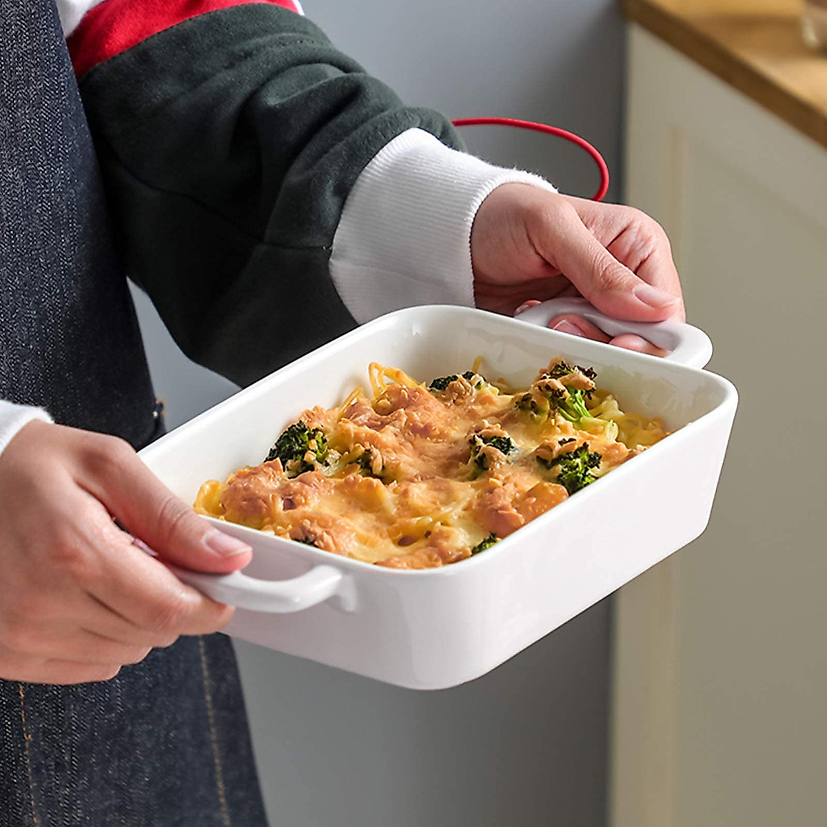 Foraineam 6 Pieces Bakeware Set, White Porcelain Souffle Dishes Creme Brulee Ramekins, 6-1/4 x 4-3/4 inch Rectangular Baking Pans with Double Handles