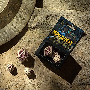 Q-Workshop RuneQuest Beige & Burgundy Expansion Dice 3