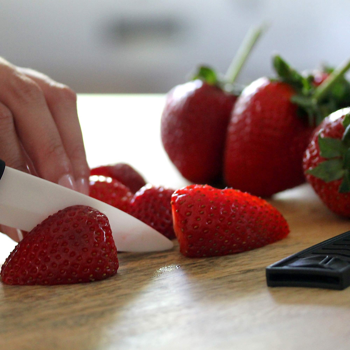 Miracle Blade IV World Class Professional Series White Ceramic 7-piece Knife Set with Protective Blade Covers