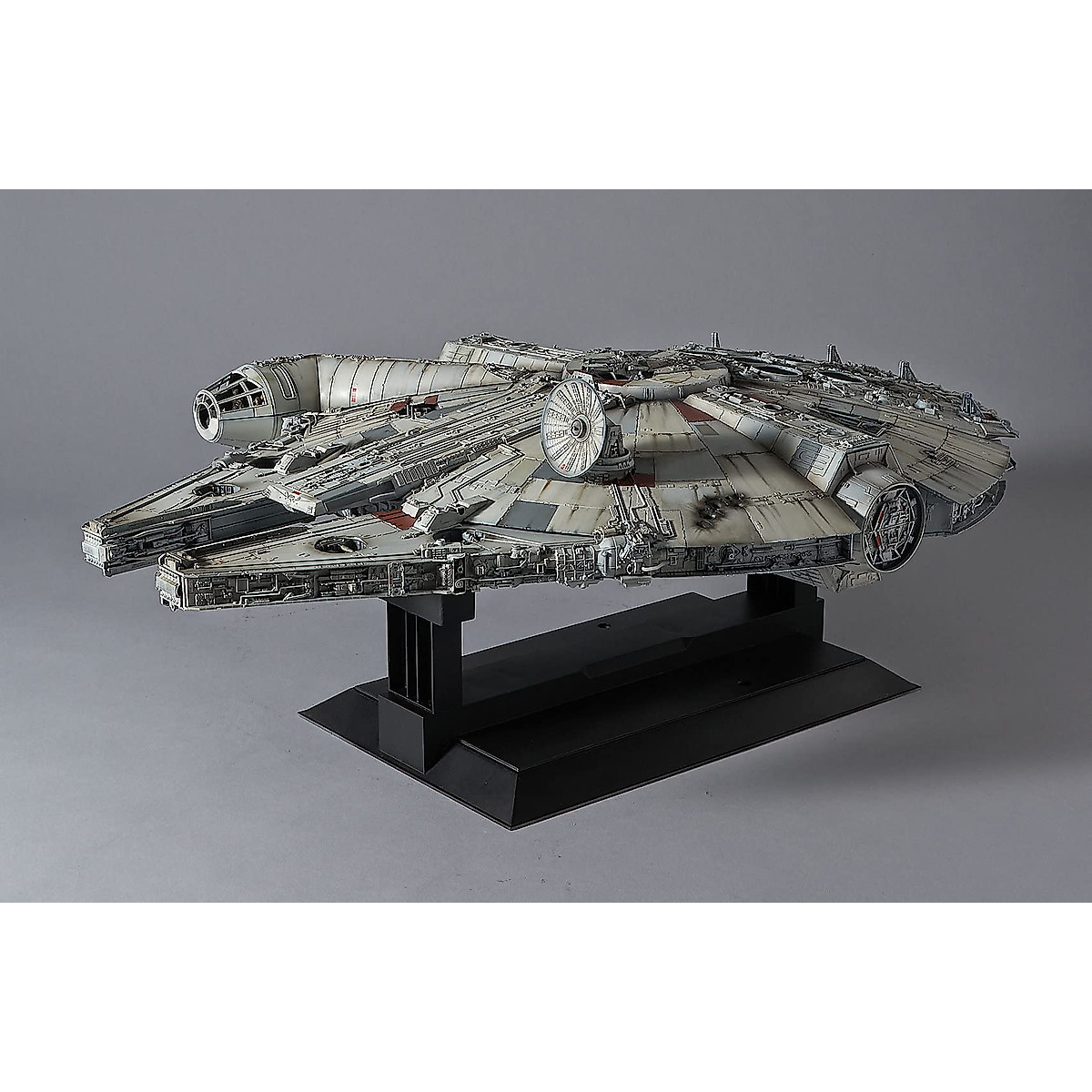 Revell RV01206 Bandai Perfect Grade Star Wars Millennium Falcon Plastic Model kit, Various, 48.2cm