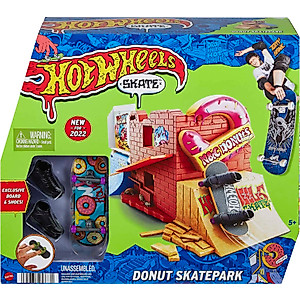 Hot Wheels Skate - Skatepark - Exclusive Board and Shoes (Donut Skatepark)