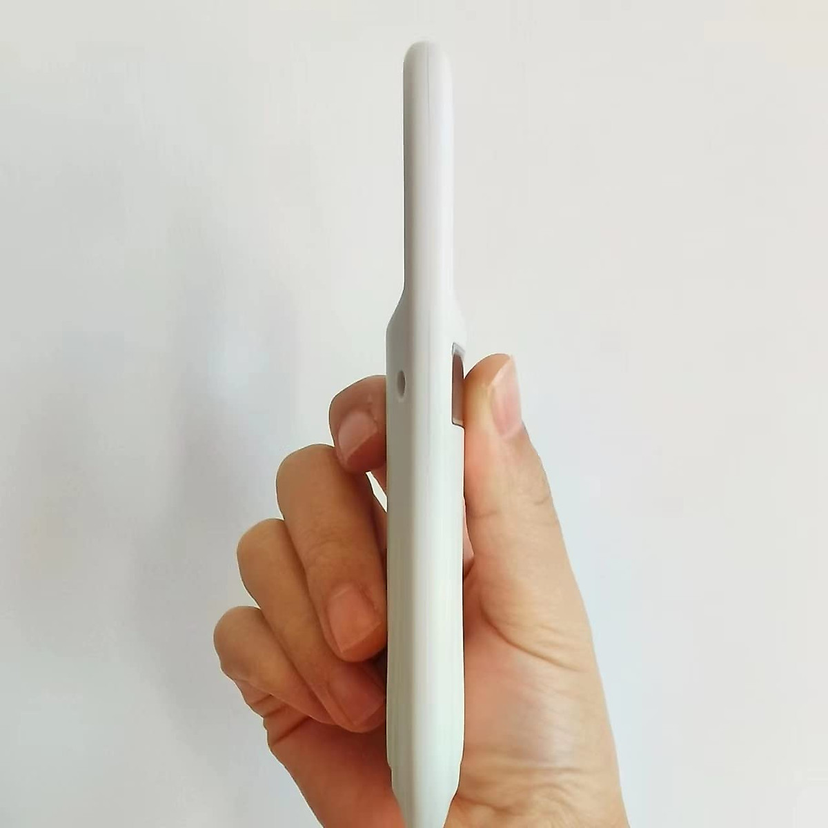 Manruta Pet ID Microchip Scanner and Reader Portable for Dogs and Cats ,134.2khz FDX-B ISO 11784/11785 with Microchip Collar Tag Gift