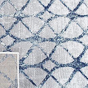 SAFAVIEH Amelia Collection 5'3" x 7'6" Grey / Navy ALA792G Geometric Non-Shedding Living Room Bedroom Dining Home Office Area Rug