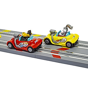 Scalextric Micro Scalextric My First Looney Tunes Bugs Bunny vs Daffy Duck Battery Powered 1:64 Slot Car Race Track Set G1141T, Yellow & Red