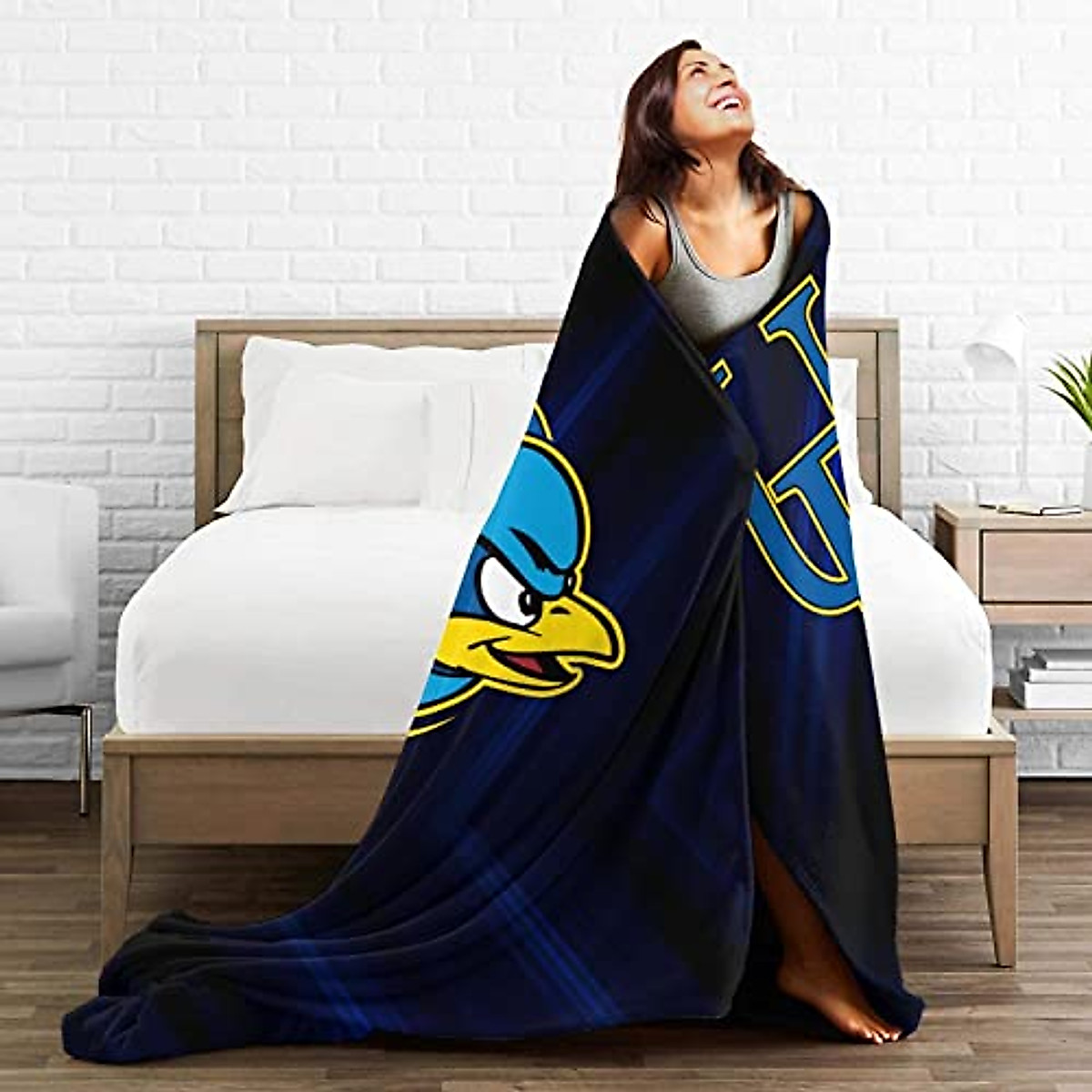 University of Delaware Fleece Blanket, Very Soft Microfiber Flannel Blanket for Couch Warm and Cozy for All Seasons