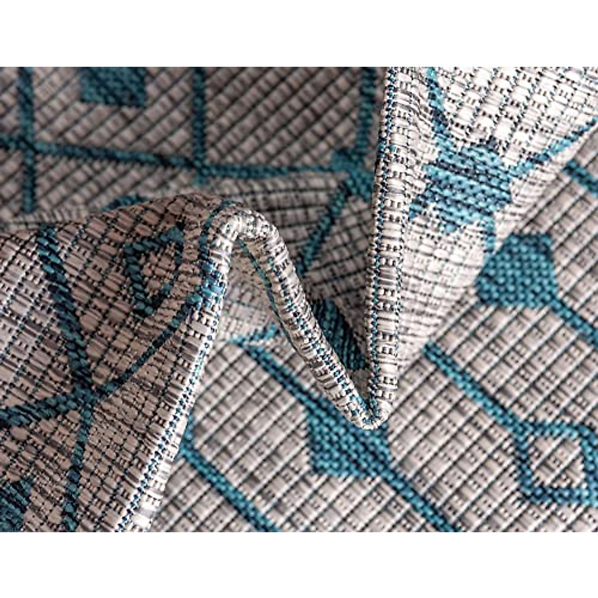 Unique Loom Outdoor Trellis Collection Area Rug - Tribal Trellis (7' 1" x 10' Rectangle, Light Blue/ Ivory)