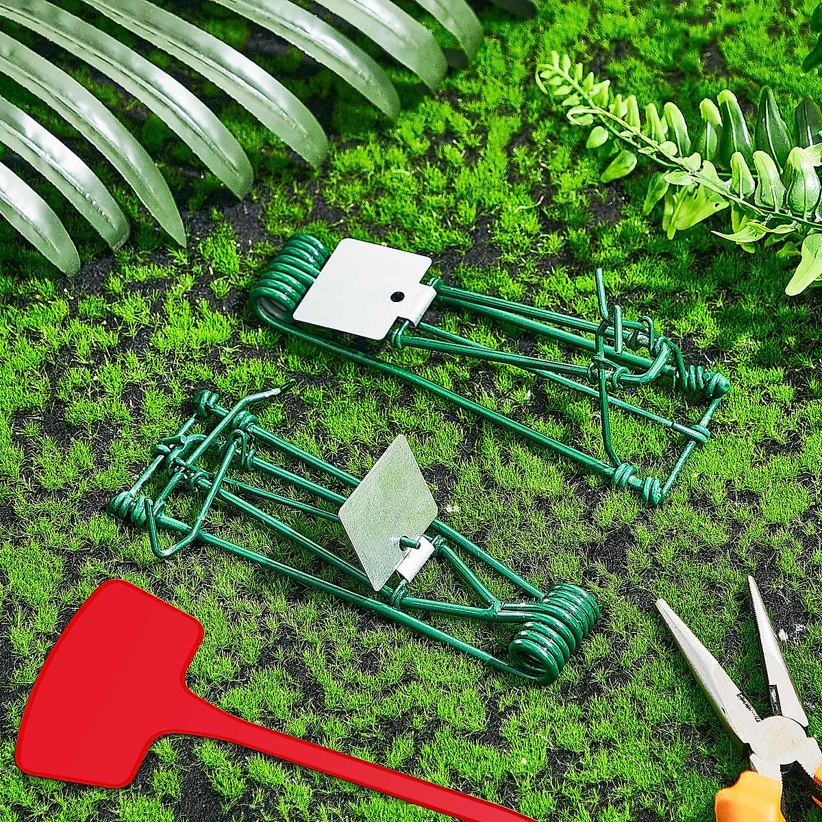 Qualirey 4 Pcs Outdoor Gopher Trap Easy to Set Mole Trap Weather Resistant Gopher Killer Vole Trap with Red T Type Labels for Lawn Garden Farm (Green)