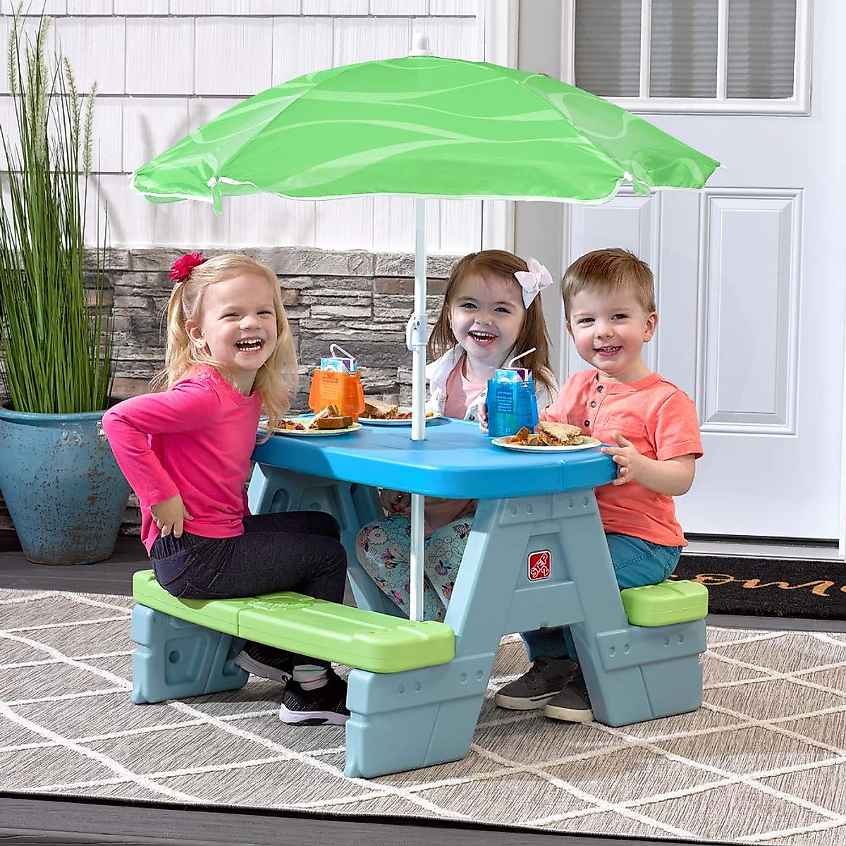 Step2 Sun & Shade Kids Picnic Table with Removable Umbrella – Indoor/Outdoor Kids Picnic Table Seats Four – Easily Assembly and Store the Kids Table – Yard Friendly Colors – Amazon Exclusive