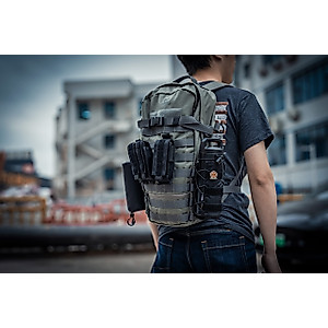 TACTICAL GEEK EXT11 Water Bottle Pouch, Portable Water Bottle Carrier, Drawstring Travel Bottle Holder, Adjustable Outdoor Sports Kettle Carrier Holster, Molle Water Bottle Holder for Backpack (Black)