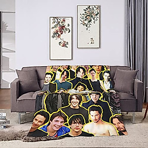 Blanket Keanu Reeves Soft and Comfortable Warm Fleece Blanket for Sofa, Office Bed car Camp Couch Cozy Plush Throw Blankets Beach Blankets