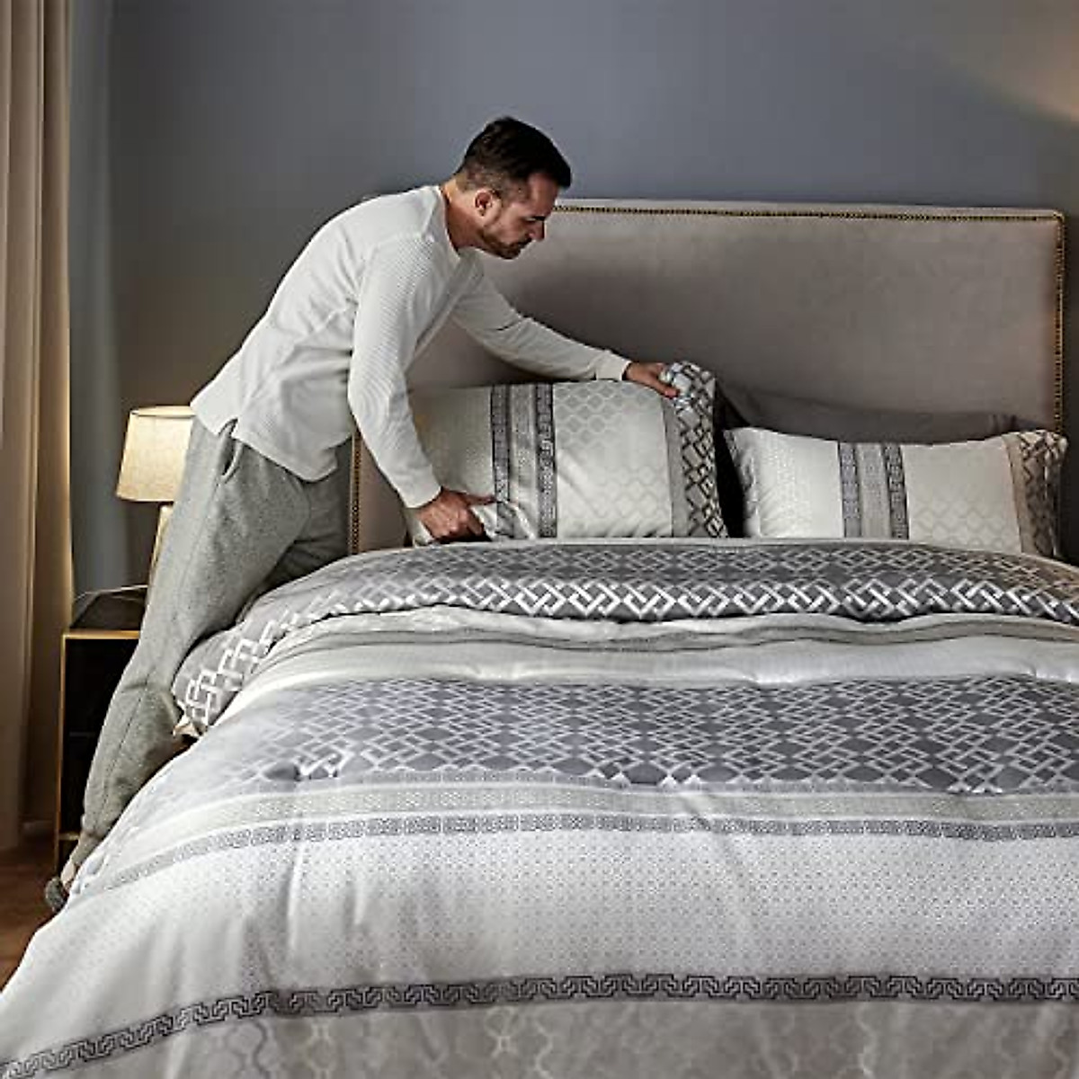 Bedsure Queen Size Bedding Set - 7 Pieces Hotel Style Queen Bed in a Bag Comforter Set with Sheets, Soft Textured Queen Bedding Comforter Set, Luxurious Grey Bedding Set