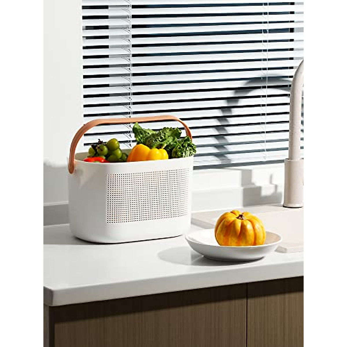 ALINK Plastic Shower Caddy Basket with Handle, Portable Bathroom Storage Organizers Cleaning Caddy for Bath Toy, Kitchen, College Dorm - Yellow