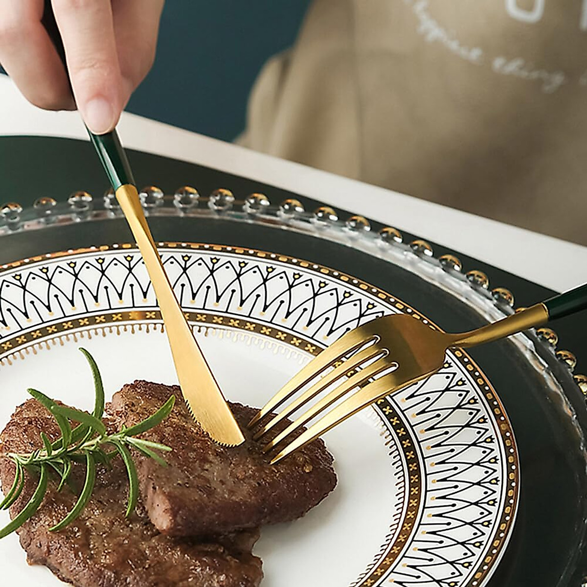 24Pieces Cutlery Set Stainless Steel Flatware Set Tableware Utensil Set with Gold Tea Spoon Food Knife Fruits Fork Set Service Eating Dinner for Kitchen Home Restaurant Hotel (Color)