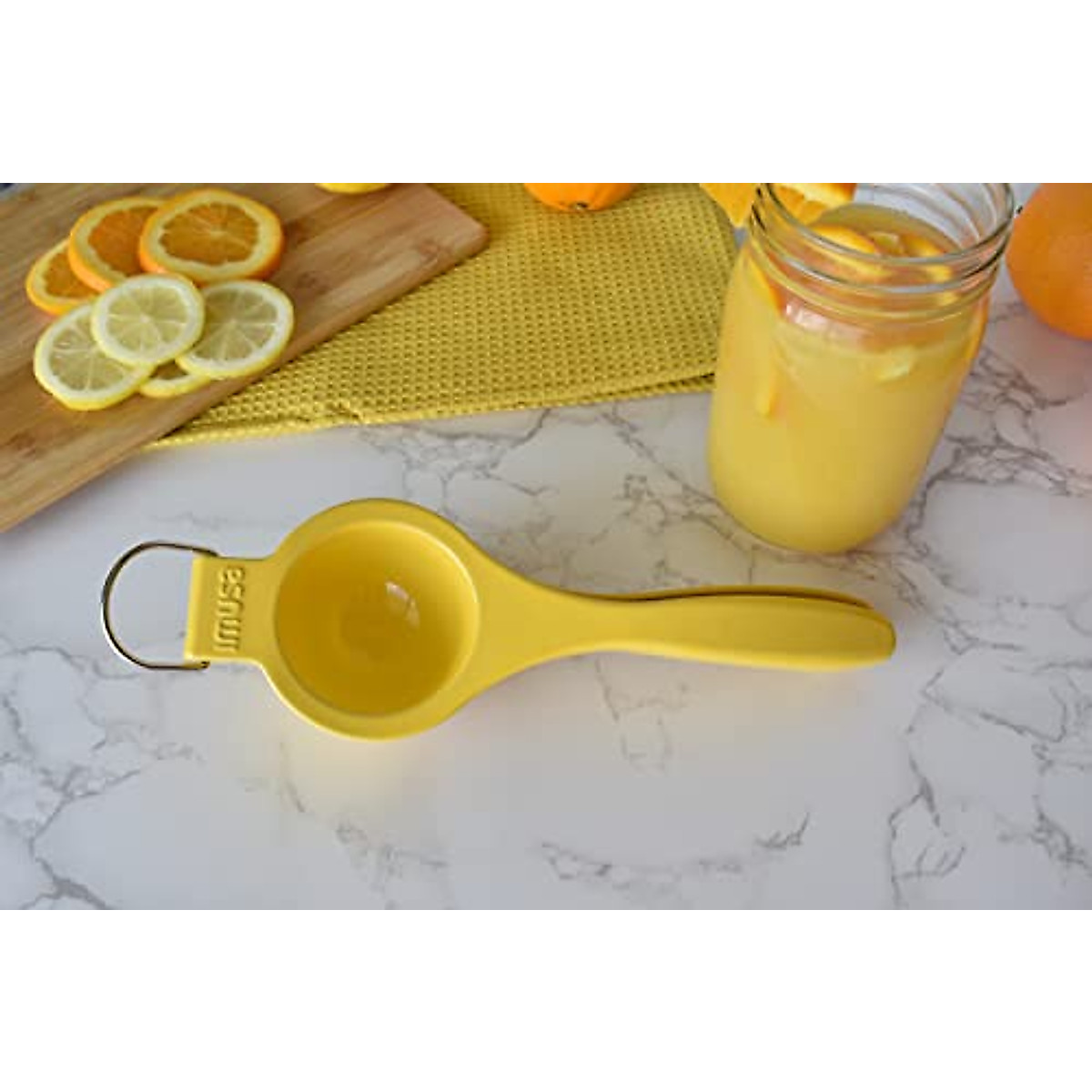 IMUSA USA VICTORIA-70007 Lemon Squeezer, Yellow