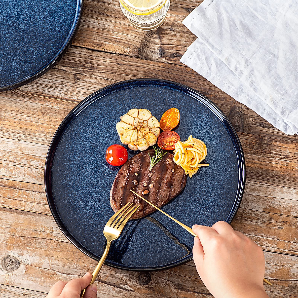 18-Piece Ceramic Dinnerware Set for 6, Vicrays Kitchen Dinnerware Set, Dinner Plates, Salad Plates, Bowls, Microwave, Oven, Dishwasher Safe, Scratch Resistant, Suitable for Home, Party, Restaurant