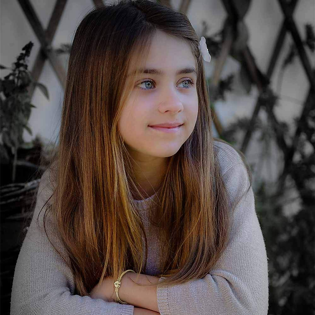 VQYSKO Silver Kids Bracelets for Girls-A to Z Stainless Steel Heart Initial Baby Girl Jewellery, Birthday Gifts for Girls Aged 2-10, 2 Colors(Rainbow, Silver) (Gold-L)