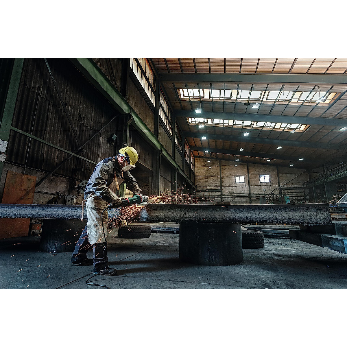 Metabo 7-Inch Angle Grinder, 8,500 RPM, 15 Amp, Paddle Switch, Metabo VibraTech, Made in Germany, WP 24-180 MVT, 606485420, Green