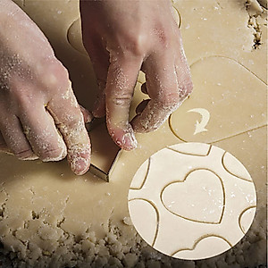 Valentine's Day Heart Cookie Cutter Set, 8 Piece Stainless Heart Shaped Cookie Cutter Biscuit Molds Cookie Cutters for Baking Heart, Lips, Heart with Arrow, Double Heart, Love, Cupid, Heart wings