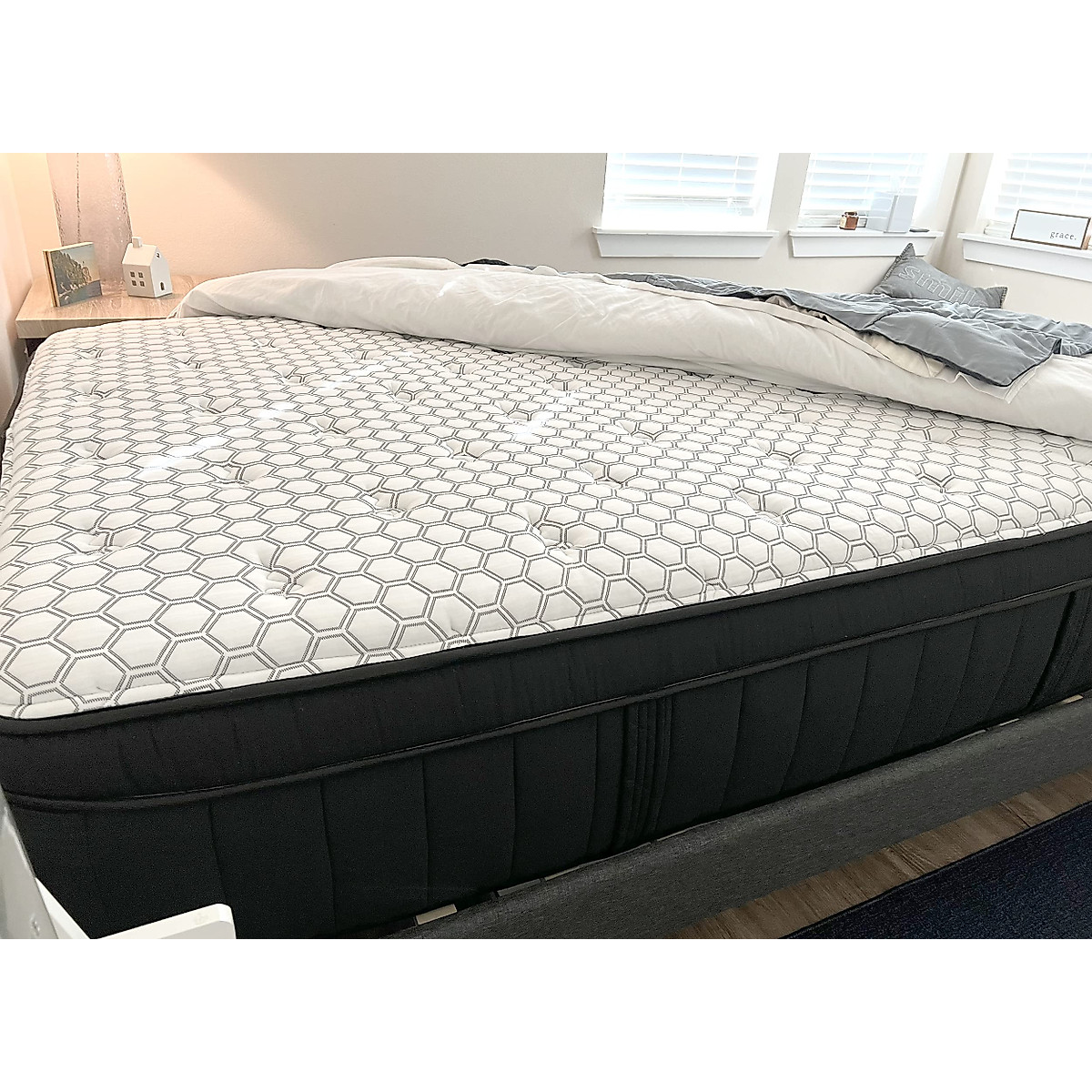 Stratiform 14-Inch Luxury Pillowtop Memory Foam and Innerspring Hybrid Mattress | Made in USA | CertiPUR-US Certified Foam (Cushion Firm, Queen)