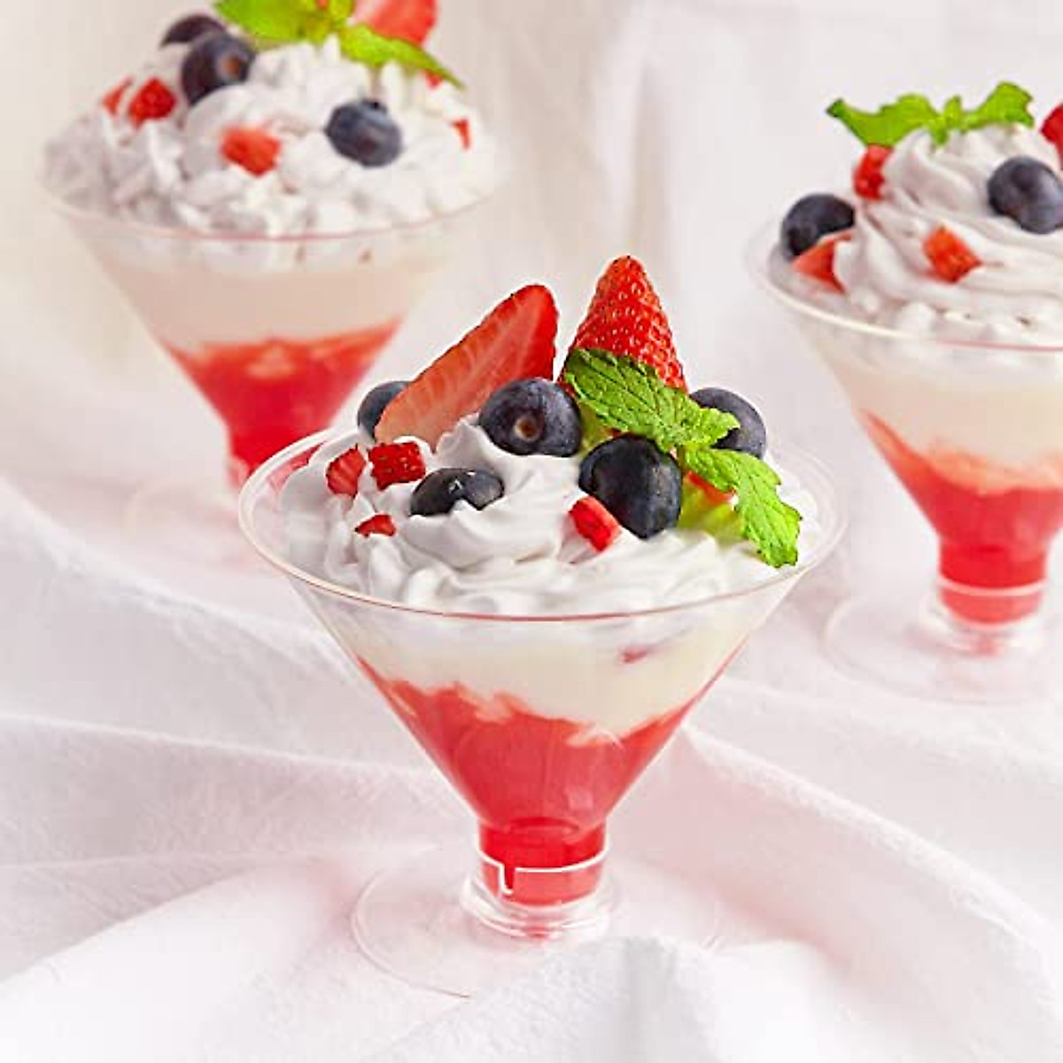 Zezzxu 40 Pack Plastic Martini Glasses - 5 oz Disposable Dessert Cups with Spoons Reusable Cocktail Glasses for Party Champagne, Parfait, Ice Cream, Pudding and Trifle