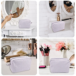 Seersucker Cosmetic Bag, Large Makeup Pouch Travel Toiletry Case with Zipper Closure Seersucker Cosmetic Organizer for Women Girls