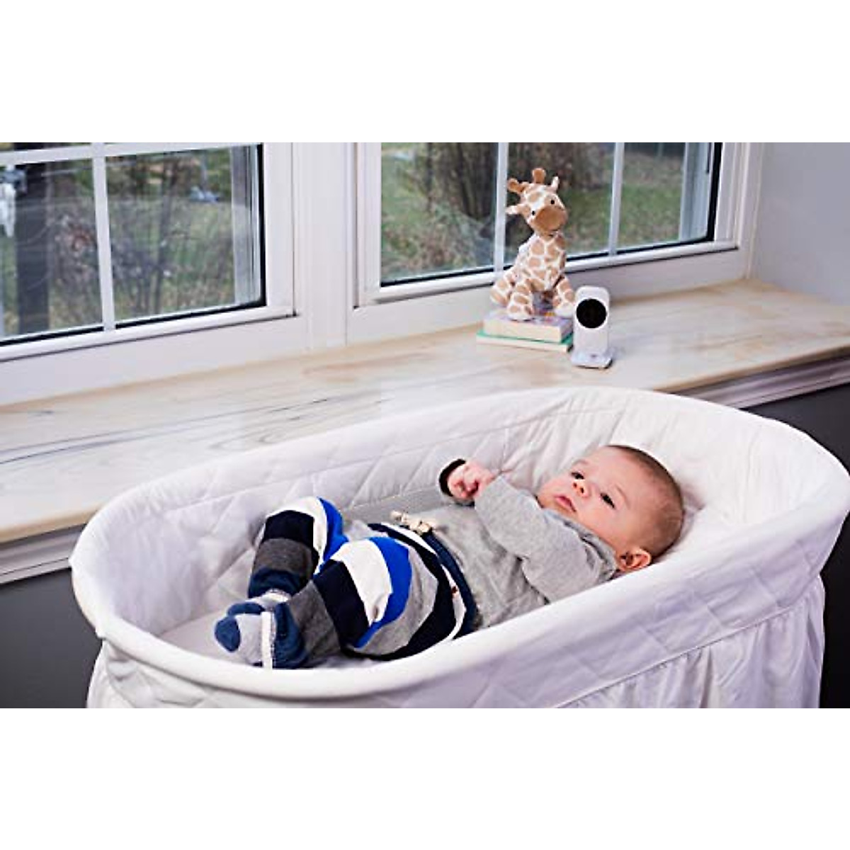 Motorola MBP481 2.4 GHz Digital Video Baby Monitor with 2-Inch Color Display, Digital Zoom, and Infrared Night Vision