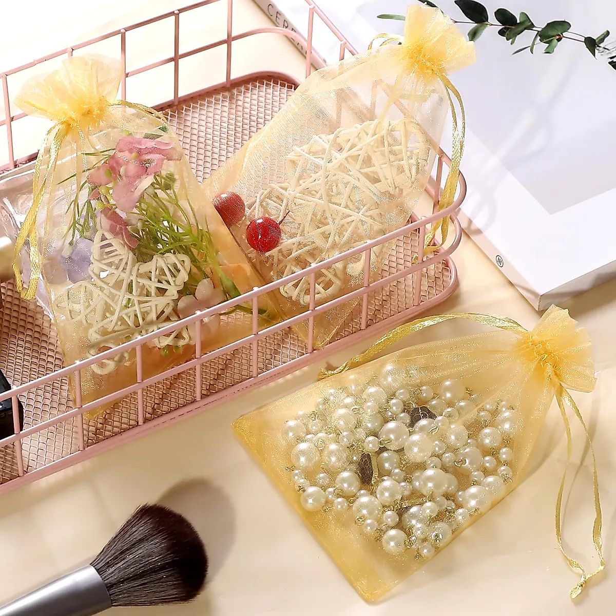 Hopttreely 100pcs Gold Organza Gift Bags, 4 x 6 inch Satin Drawstring Candy Mesh Favor Bags Jewelry Pouches for Christmas Wedding Party