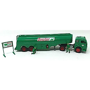 Atlantis Vintage Gas Truck Plastic Model Kit 1/48 Models Green