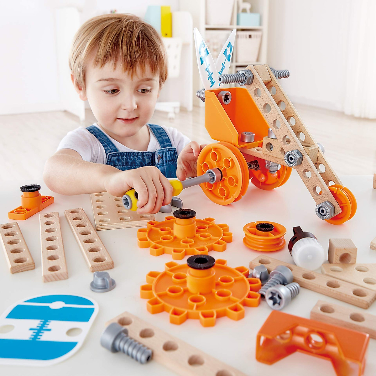 Hape Junior Inventor Deluxe Experiment Kit | 57 Piece Construction Building Toys, STEAM Science Kit for Kids 4 Years and Up (E3032A)