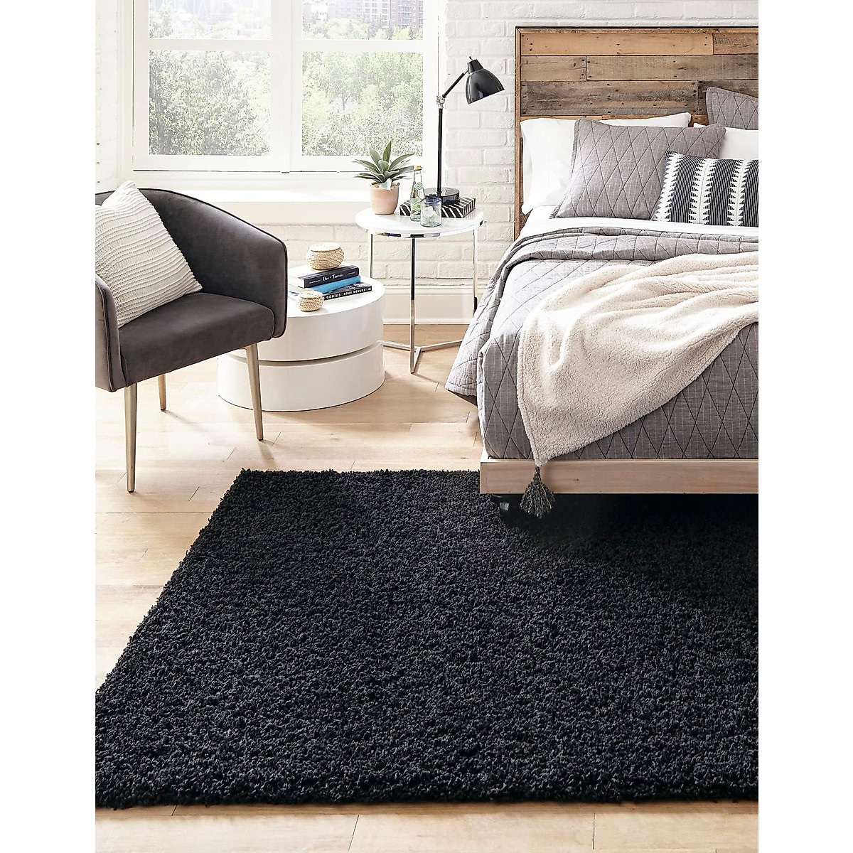 Rugs.com - Über Cozy Solid Shag Collection Rug – 9' x 12' Jet Black Shag Rug Perfect for Living Rooms, Large Dining Rooms, Open Floorplans