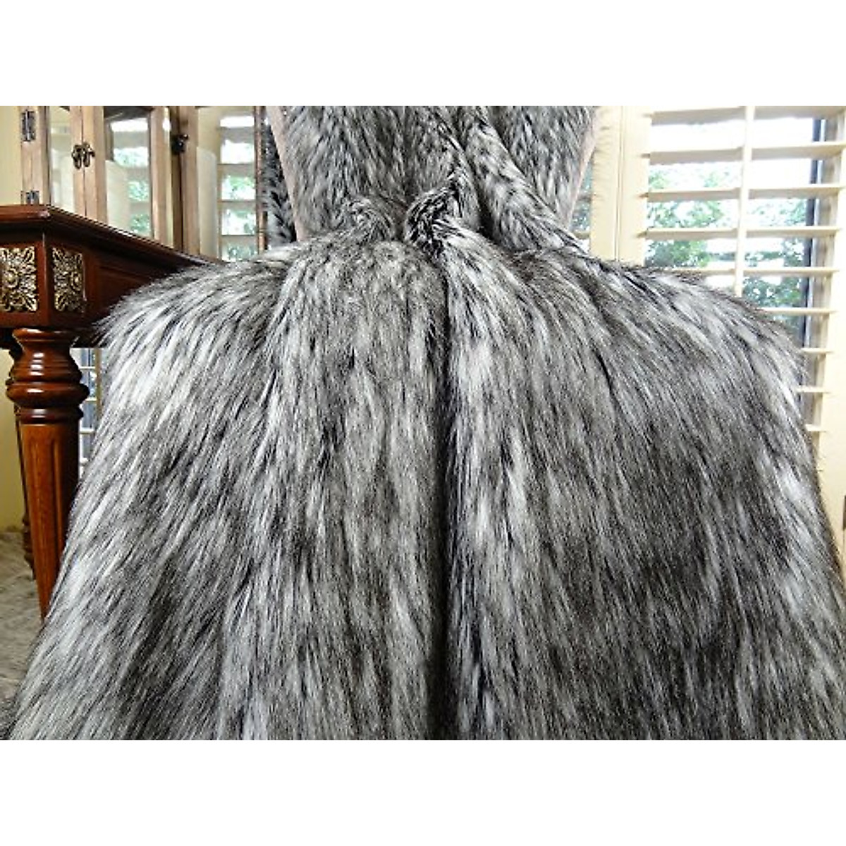 Thomas Collection Exotic Siberian Husky Faux Faur Throw Blanket - Gray White Black Husky Fur - Gray Faux Fur Throw Blanket - Luxury Soft Faux Fur, Handmade in USA, 16411