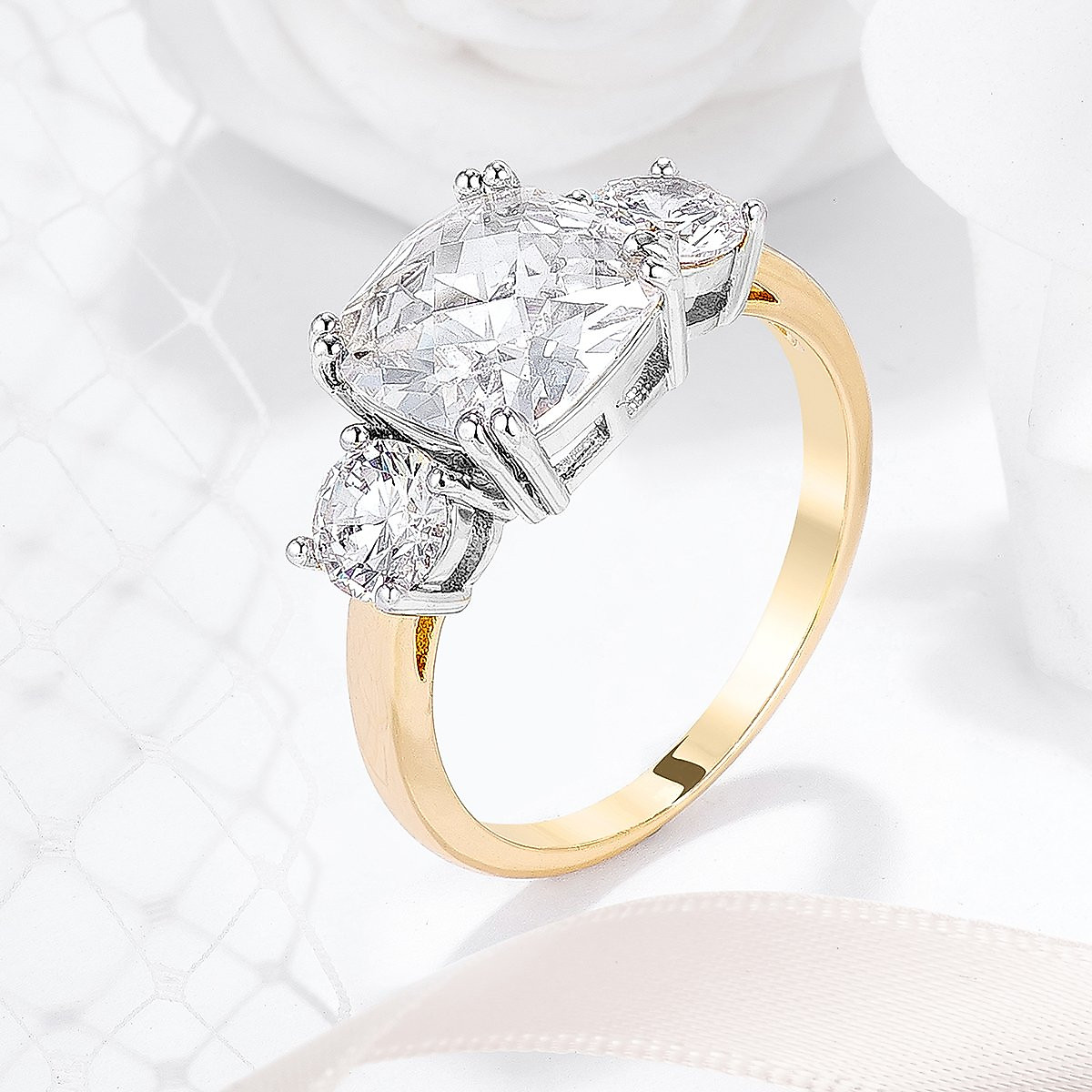 Kate Bissett Meghan's Royal Wedding Engagement Ring (8)