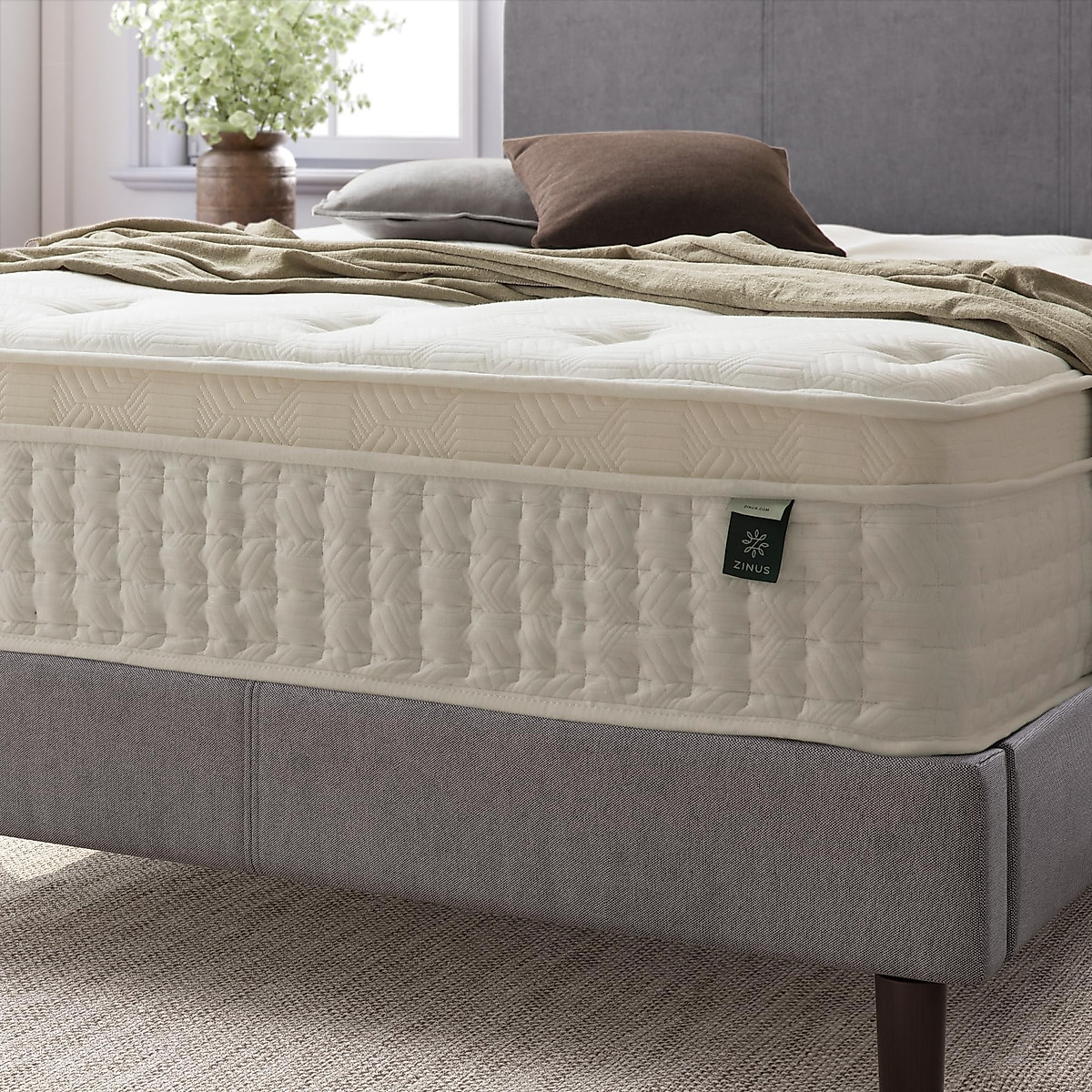 ZINUS 13 Inch Euro Top Pocket Spring Hybrid Mattress, California King, Pressure Relief, Pocket Innersprings for Motion Isolation, Mattress in A Box