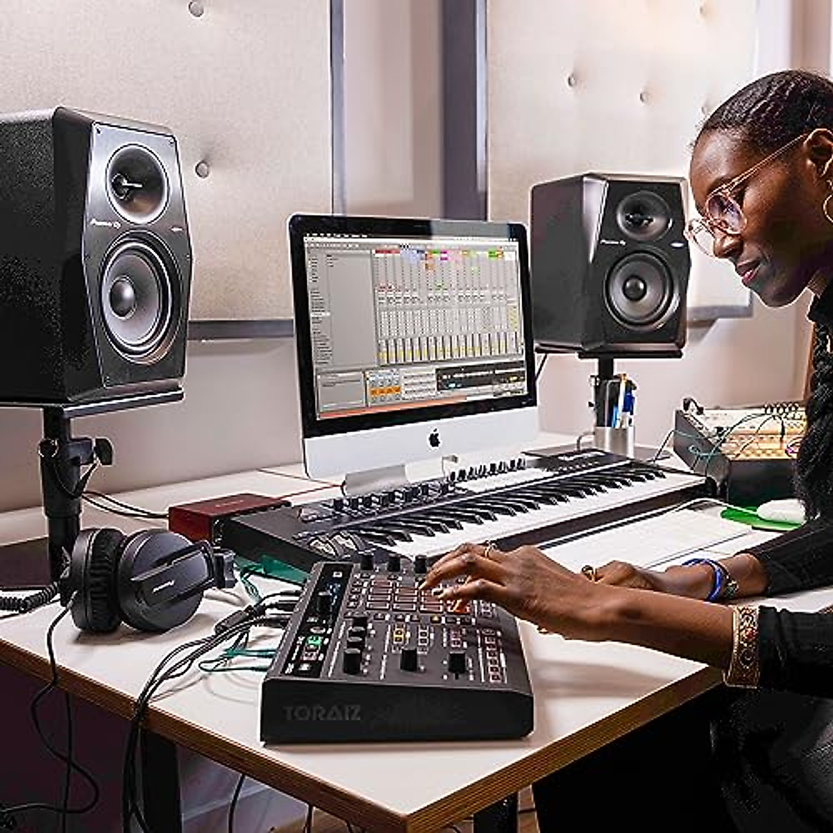 Pioneer DJ VM-70 6.5-inch Active Monitor Speaker - Black