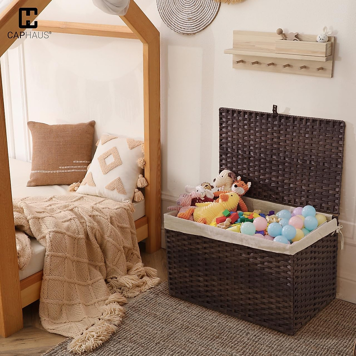 CAPHAUS Handwoven Storage Basket w/Lid and Handles, 2 Removable Liner Bags, Foldable Clothes Basket for Laundry, Large Synthetic Rattan Laundry Basket w/Lid, Laundry Basket w/Lid, 160L, Brown