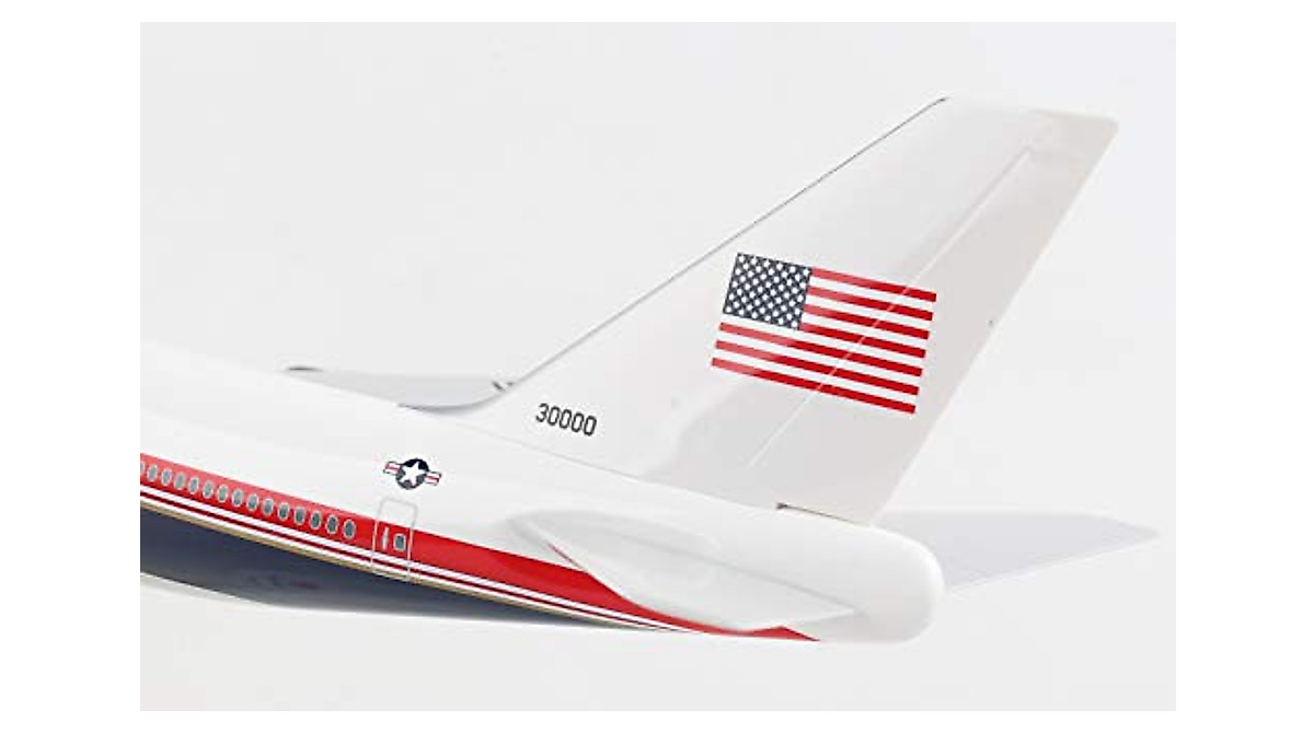 Daron SkyMarks 747-8i Air Force One Model - 1/200 Scale with Gear