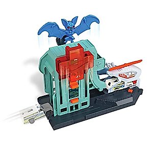 Hot Wheels Creature Attack Playsets, 4 - 8 years, Bat Hospital, Multi (GJK90)