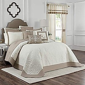Vue Bensonhurst Modern Farmhouse Medallion 4-Piece Comforter Set, King, Ivory
