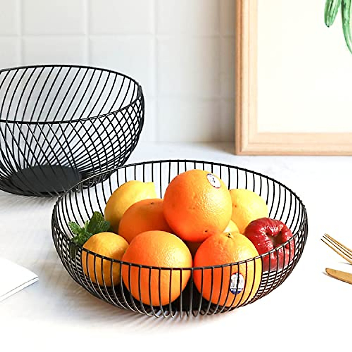 TEETOOKEA Metal Wire Fruit Basket, Creative Minimalist Housewares Metal Iron Fruit Storage Bowls Holder for Kitchen Counter, Home Decor, Table Centerpiece Decorative (Hemisphere)