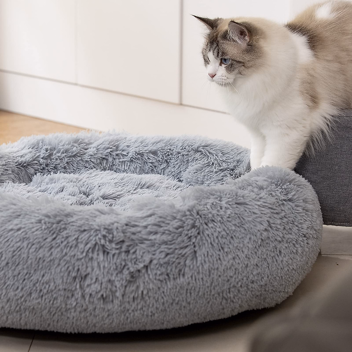 Raimaiso Anti Anxiety Round Fluffy Plush Faux Fur Warm Washable Dog Bed & Cat Bed, Original Bed for Small Medium Large Pets,Used to Relieve Joints and Improve Sleep（20"/24"/27''） (24", Light Grey)