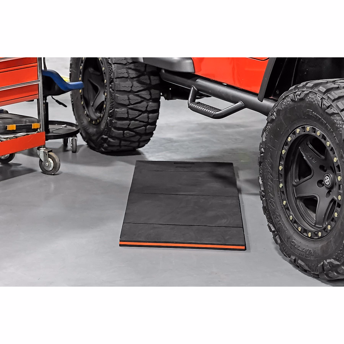 Rough Country 1-1/4" Thick Anti-Fatigue Utility Mat | 6-Fold - 99023,Black