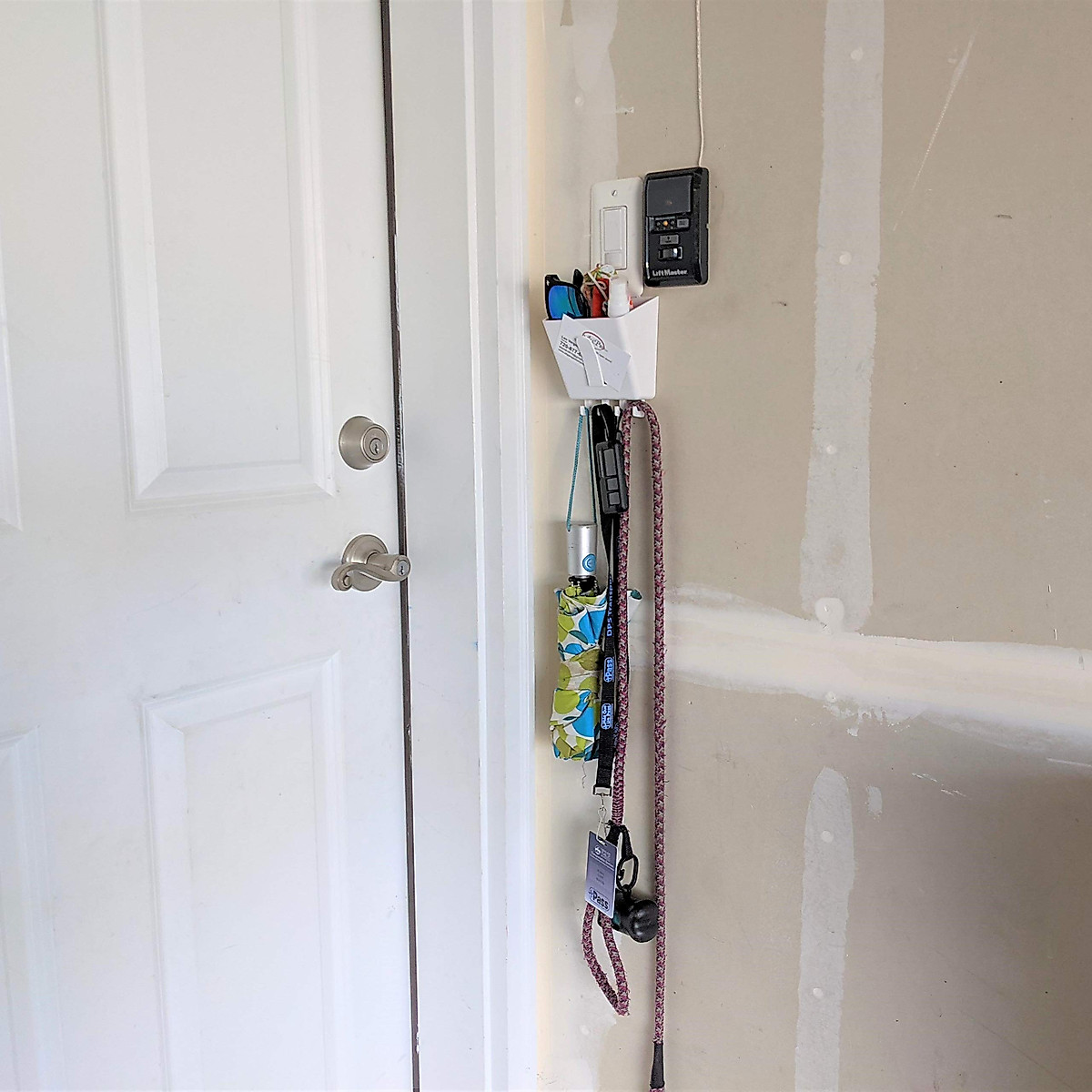 The No Screwups Switch Pocket Wall Organizer and Key Hook (Black, 1-Pack): Installs in Seconds on Any Switch or Outlet with No Screws or Tape. Great for Bedrooms, Kitchens, Bathrooms, Garages, Offices