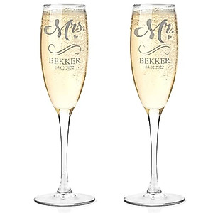 Personalized Champagne Glasses Set of 2 - Engraved Wedding Champagne Flutes - Custom Bride and Groom Gift for marriage, bridal party, engagement