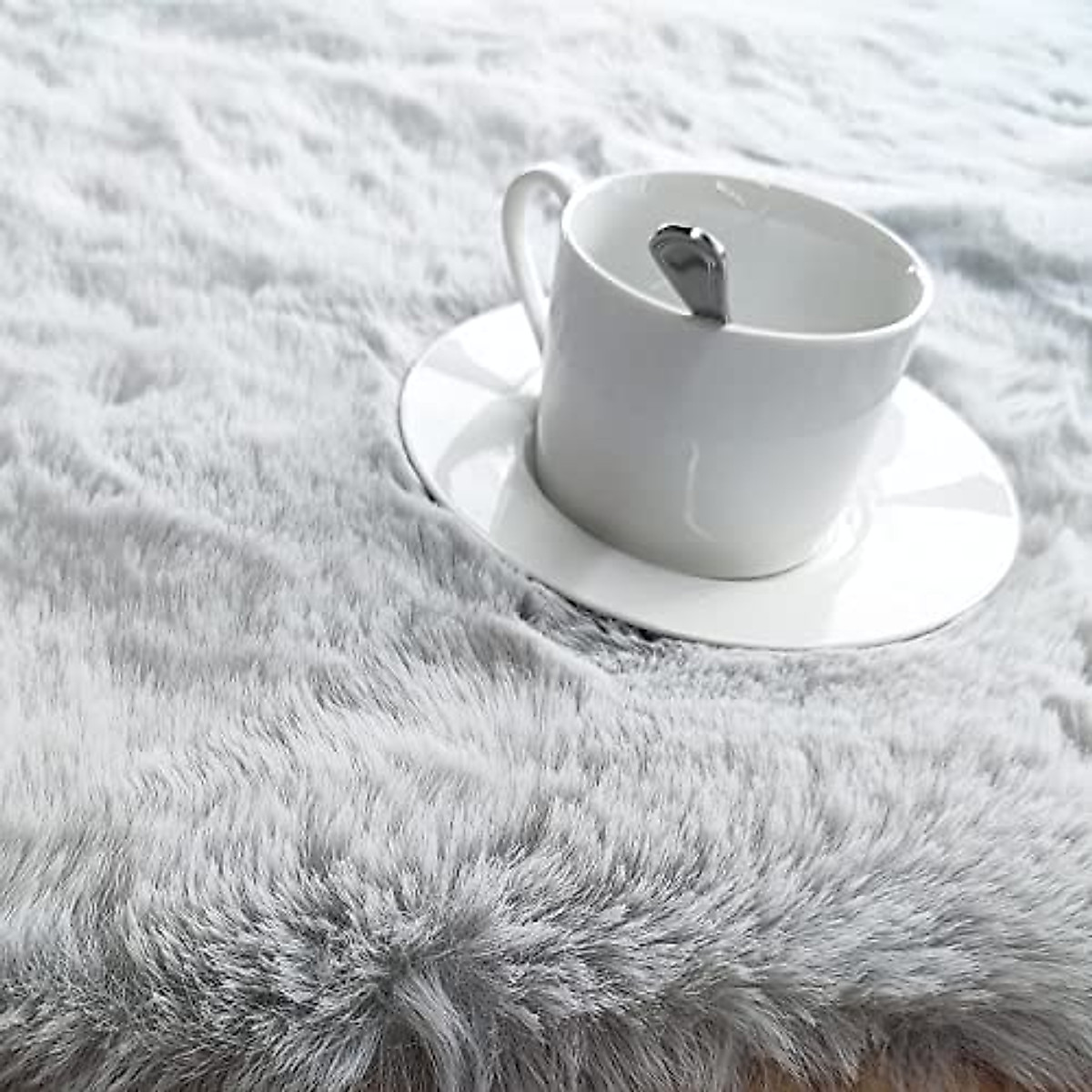 Ghouse Grey Faux Rabbit Fur Rug 8x10 Machine Washable Area Rugs for Bedroom Fluffy Rugs for Living Room No-Shedding Carpet Sheepskin Rug