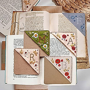 Personalized Hand Embroidered Corner Bookmark, 26 Letters Felt Triangle Corner Page Bookmark,Handmade Stitched Book Marker Bookmarks for Book Lovers Meaningful Gifts