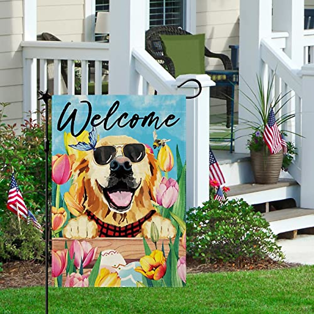 CMEGKE Spring Golden Retriever Tulip Garden Flag, Spring Golden Retriever Dog Flag, Easter Garden Flag Spring Summer Vertical Double Sided Burlap Welcome Dog Floral Holiday Party Rustic Farmhouse Yard Home Outdoor Decoration 12.5 x 18 In