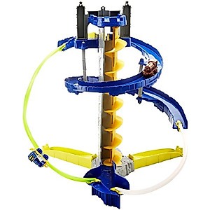 Thomas & Friends MINIS playset with Thomas as Batman and exclusive Bill as Clayface MINIS engines