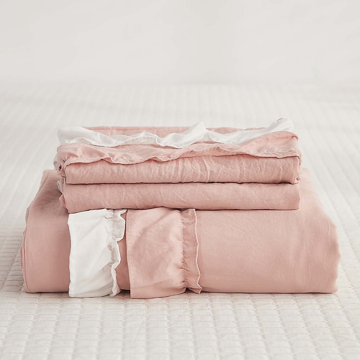 HESBITEUL Duvet Cover Queen Size 3pcs - Soft Bedding Set for Pink Room Decor - Zipper Closure Quilt Shams for Girls Bedroom - Beautiful Beds Covering with Ruffles for Bohemian Loft Inn Apartment